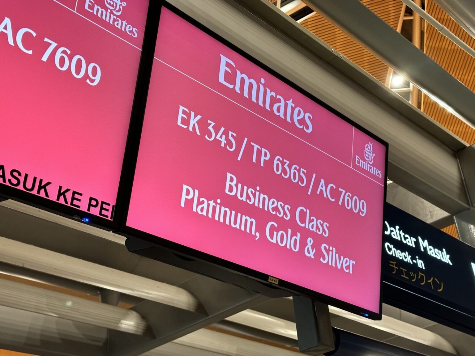 巨大なクアラルンプール国際空港でのトランジット プラザプレミアムラウンジでのひととき | seiのソロ旅ダイアリー 〜海外一人旅ブログ〜